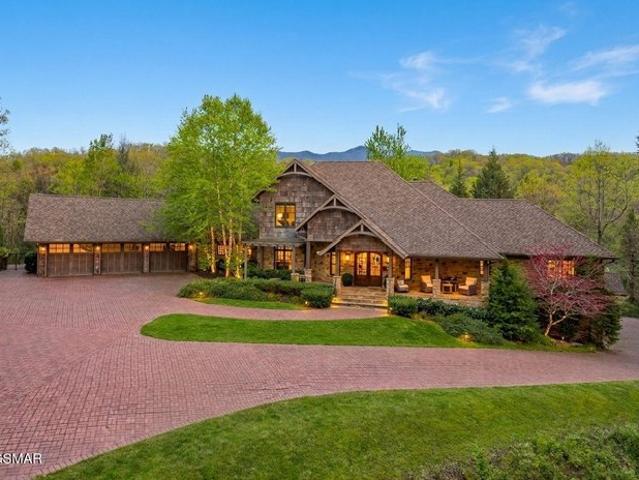 1886 Acorn Branch Ln, Gatlinburg, TN 37738