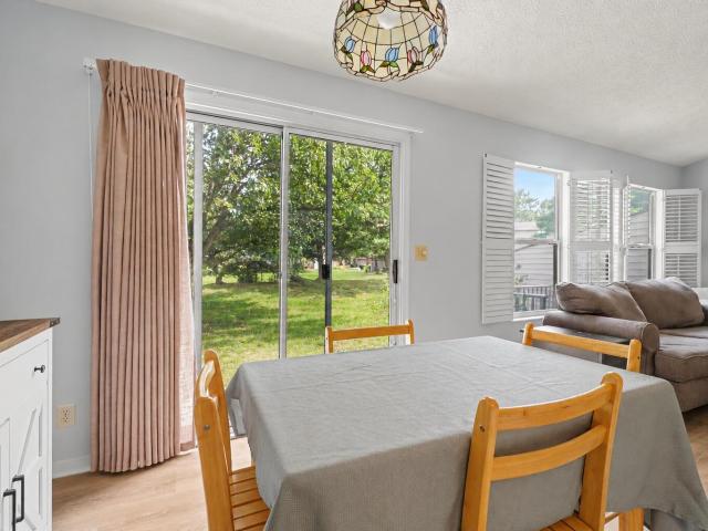 1886 Cliffview Lane