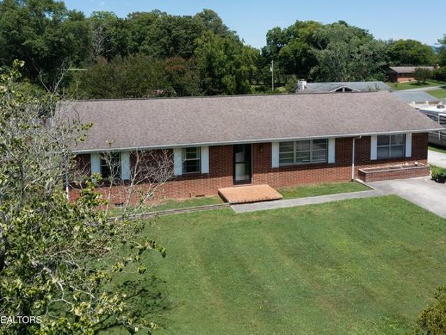 1886 E Brown School Rd, Maryville, TN 37804