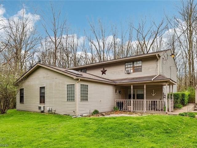 1886 James B Dr, McDonald, OH 44437