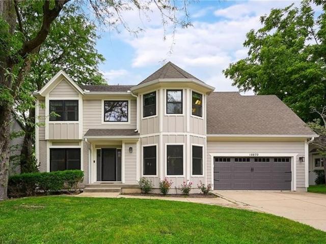 18870 W 116th St, Olathe, KS 66061