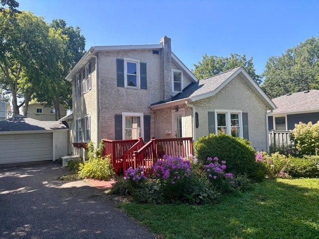 1887 Malvern St, Lauderdale, MN 55113