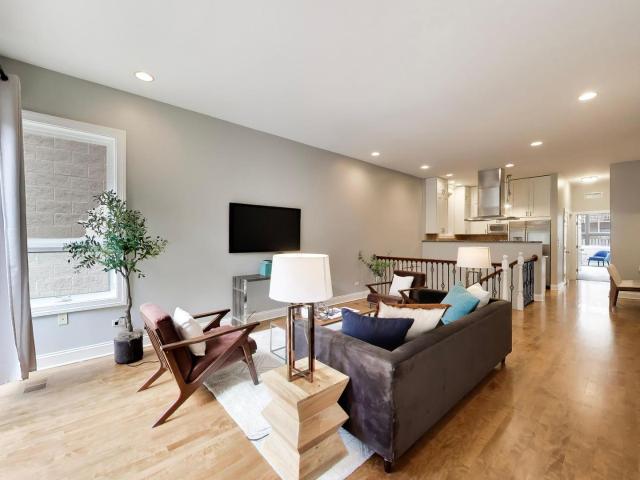 1887 N POE Street # 1R