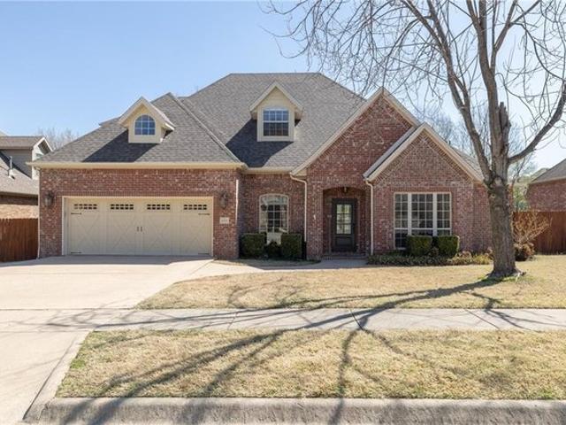 1888 N Candleshoe Dr, Fayetteville, AR 72701