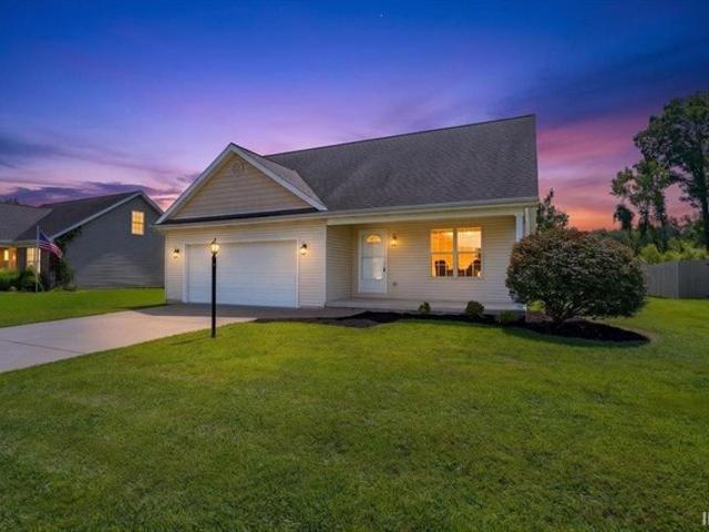 1888 St Lucia Dr, Newburgh, IN 47630