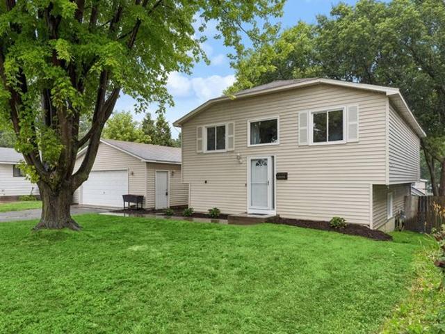 1888 Walnut St, Saint Paul, MN 55113