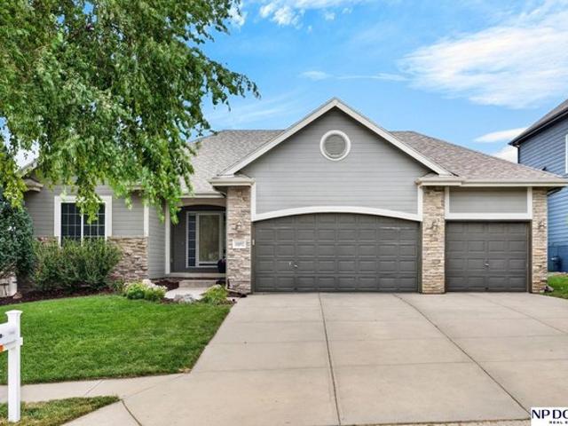 18892 Leavenworth St, Elkhorn, NE 68022