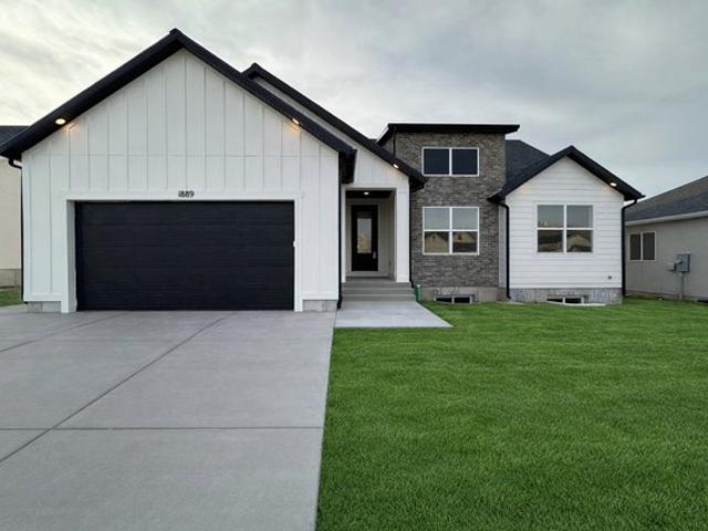 1889 N Mantle Way Unit 401, Tooele, UT 84074