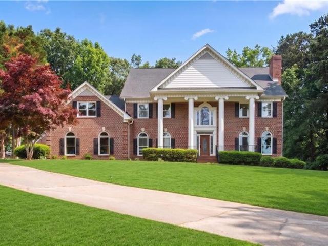 1889 E Gate Dr, Smoke Rise, GA 30087
