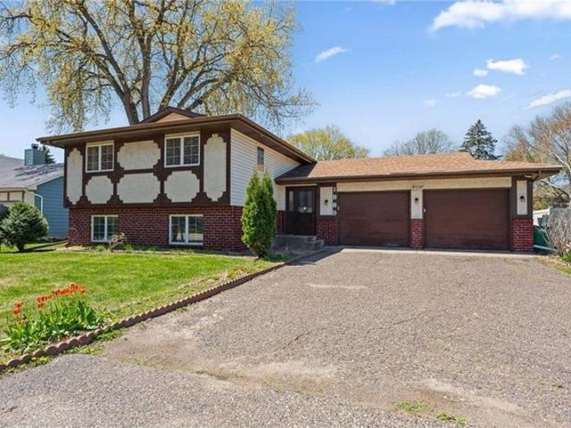 1889 Hamline Ave N, Falcon Heights, MN 55113
