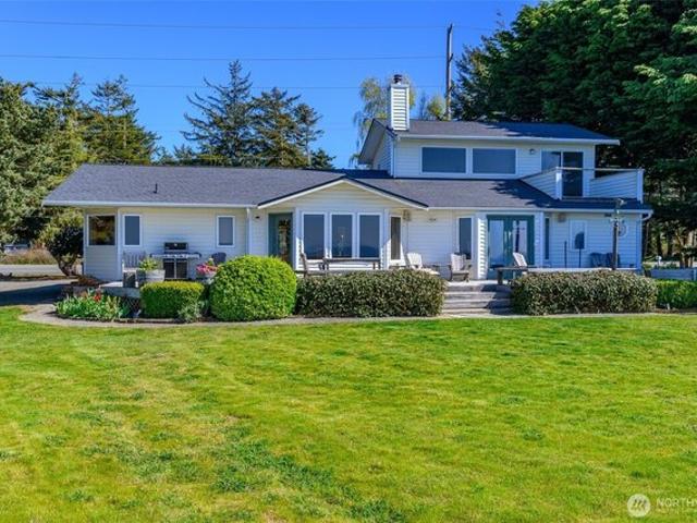 1889 West Beach Rd, Oak Harbor, WA 98277