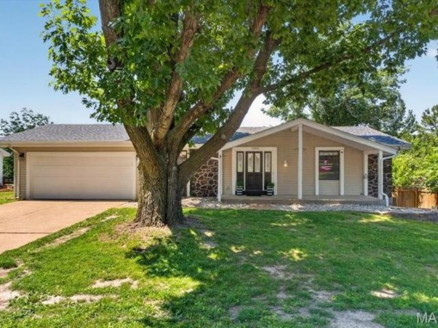 1889 Westbourne Way, Fenton, MO 63026