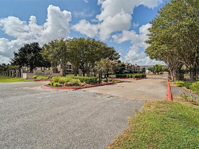 18800 Egret Bay Blvd Apt 609, Webster, TX 77058