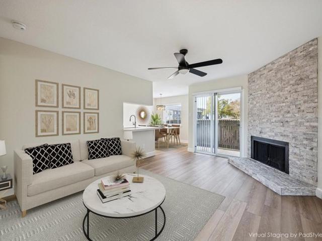 18800 Egret Bay Blvd Apt 907, Houston, TX 77058
