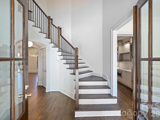 18802 Pentwater Court