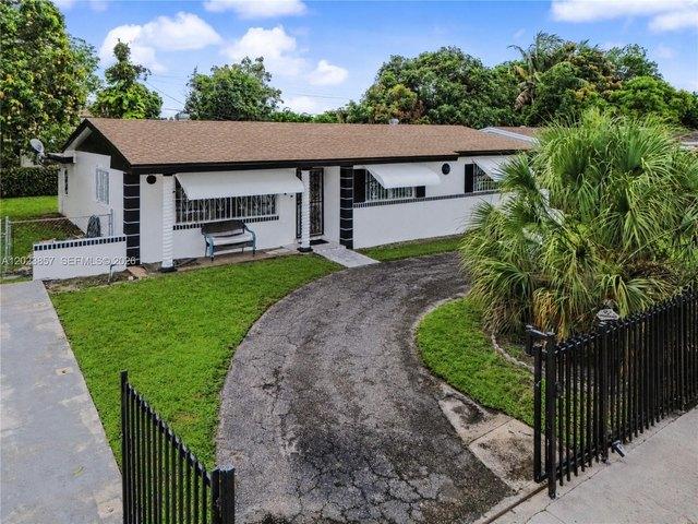 18805 NW 19th Ct, Miami Gardens, FL 33056