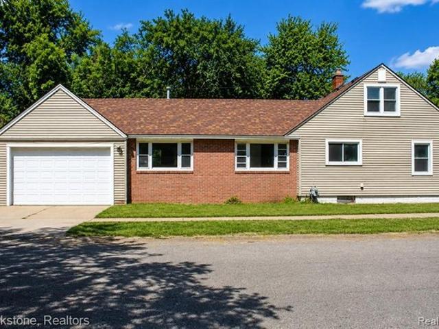 18805 Sumner, Redford, MI 48240