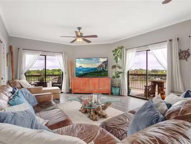 18809 Egret Bay Blvd #327, Webster, TX 77058