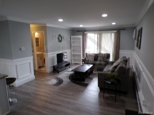 1880 Axtell Drive