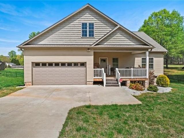 1880 Chestnut Grove Rd, King, NC 27021