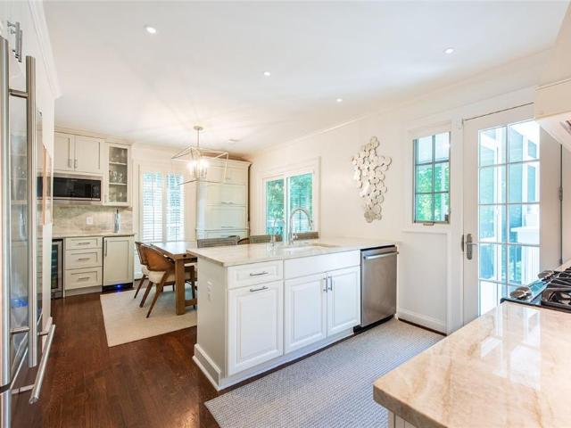 1880 Greystone Road NW