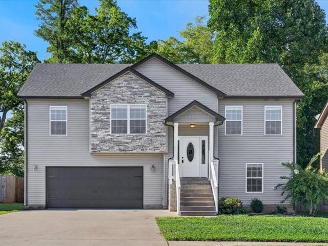 1880 Rains Rd, Clarksville, TN 37042
