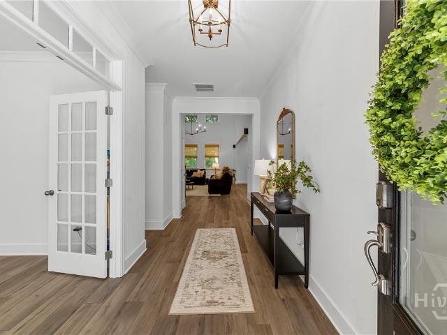 1880 Sycamore Circle