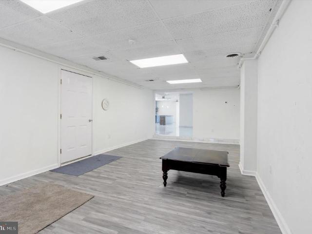 1880 W Market Street