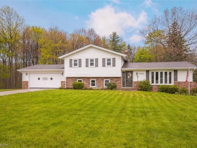 18810 Dellwood Dr, Walton Hills, OH 44146