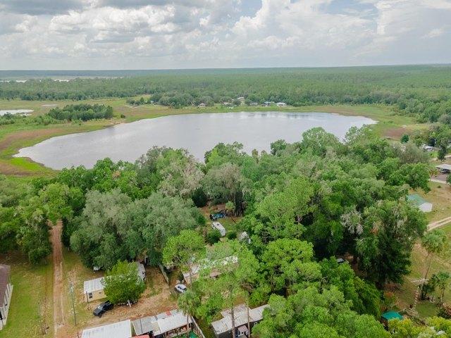 18811 NE 248th Ter, Fort McCoy, FL 32134