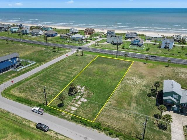 18815 Shaman Dr, Galveston, TX 77554