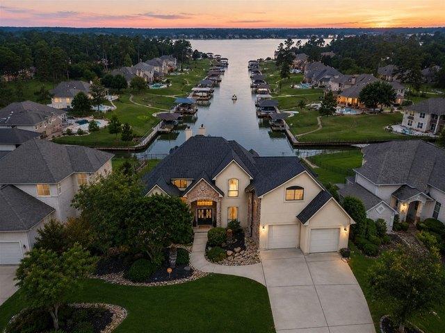 18818 E Cool Breeze Ln, Montgomery, TX 77356