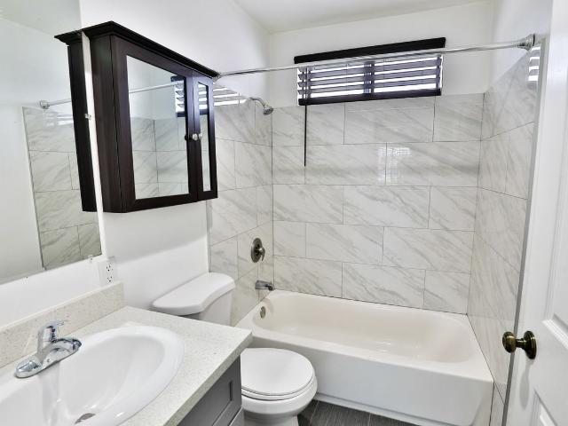 1881 Jefferson Blvd 2 Bedroom Apartment for Rent at 1881 W Jefferson Blvd, Los Angeles, CA 90018 UNNC