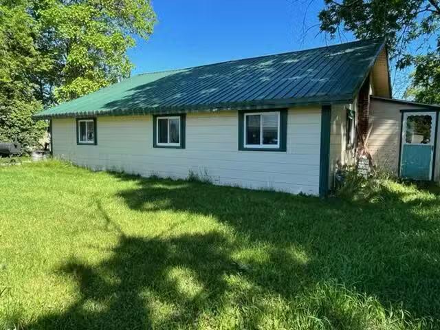 1881 S M 65, WHITTEMORE, MI 48770 Single Family Residence For.