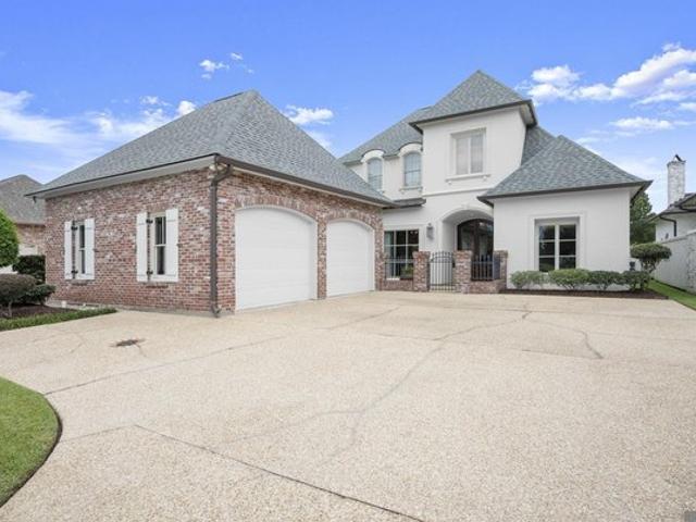 18828 Bella Vista Ct, Baton Rouge, LA 70809