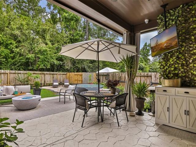 18828 Laurel Hills Dr, New Caney, TX 77357