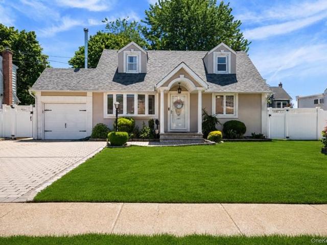 1882 Byrd Dr, East Meadow, NY 11554