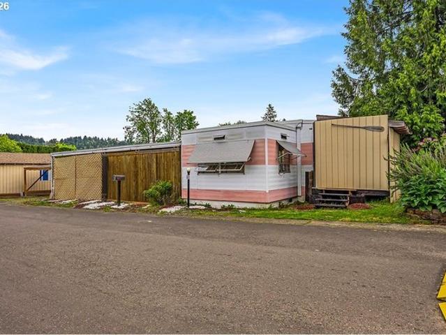 18830 Highway 99E Unit 42, Oregon City, OR 97045