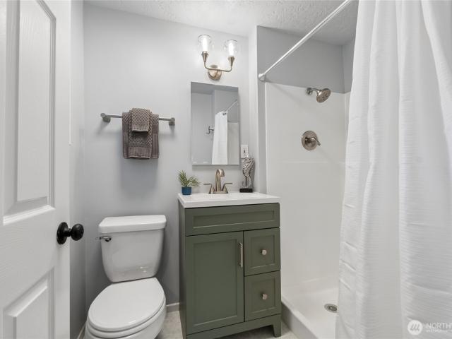 18832 1st Pl SW, Normandy Park, WA 98166 | MLS #2506