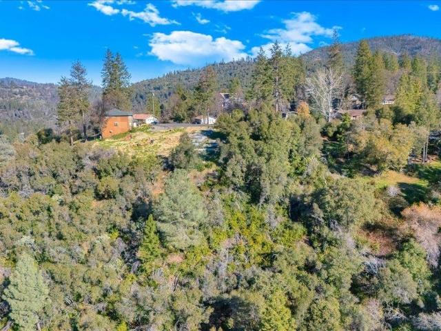 18835 Evergreen Dr, Tuolumne, CA 95379 | MLS #41121 | Compass