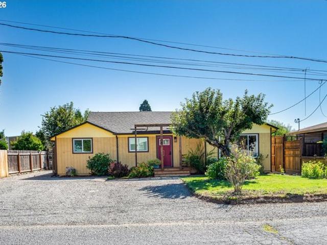 1883 7th St, Springfield, OR 97477