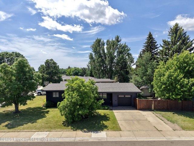 188 12th St E, Dickinson, ND 58601