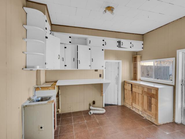 188 2nd Ave N