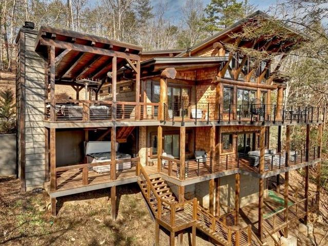 188 Paul Dr, Blue Ridge, GA 30513