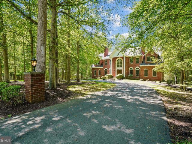 188 River Park Dr, Great Falls, VA 22066 | MLS #VAFX2304 | Compass