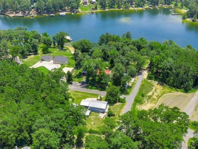 188 Ridgecrest Dr, Burkeville, TX 75932