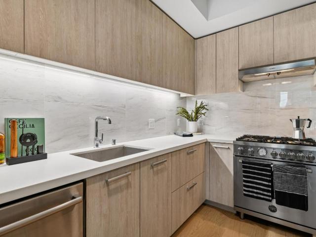 188 W St James Street 10413