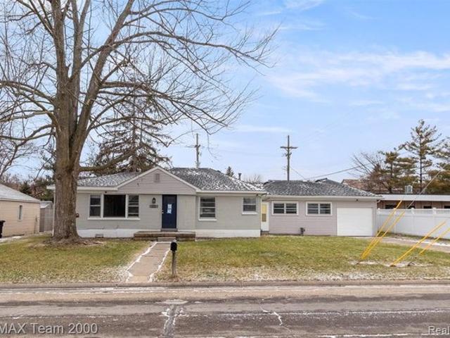 18943 Lathers St, Livonia, MI 48152