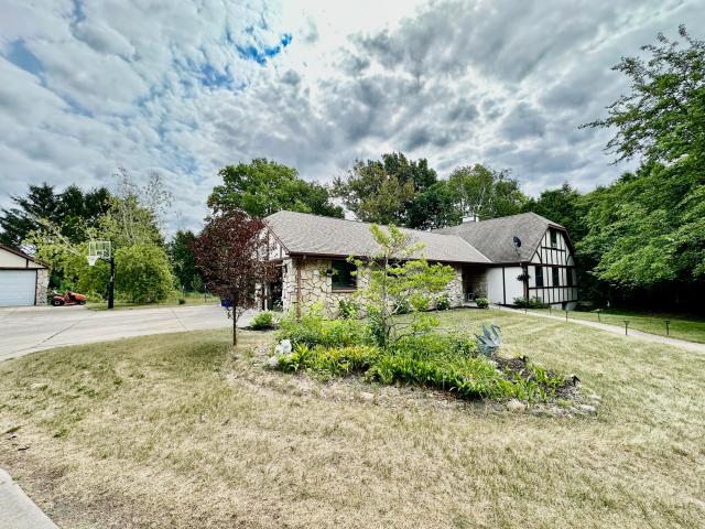 1894 Annette Ct
