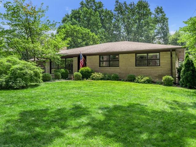 1894 Parkers Mill Rd, Lexington, KY 40504